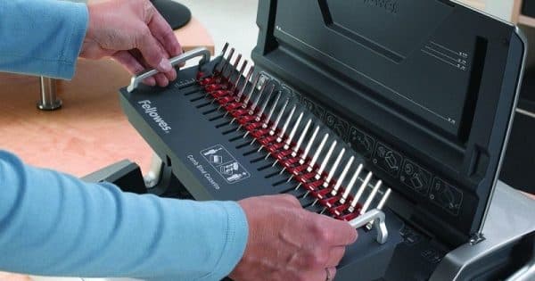 Relieuse perforeuse : astuces et conseils pour un choix optimal ...